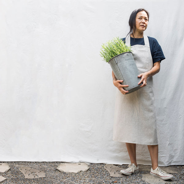 full linen apron with pocket and printed recipe – pi'lo