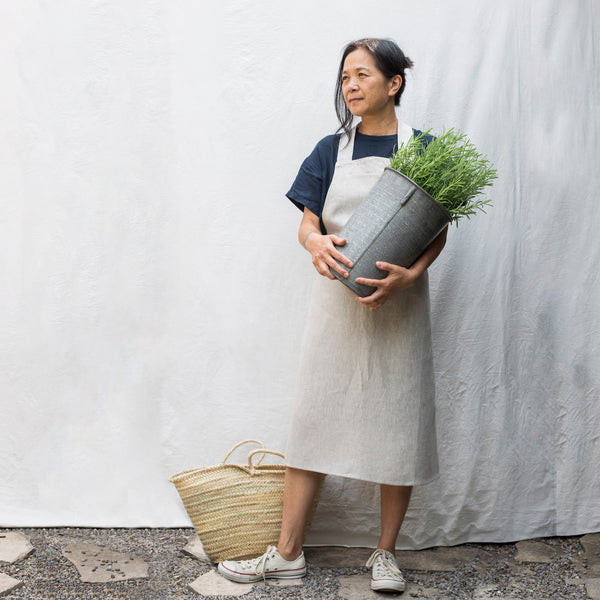 full linen apron with pocket and printed recipe – pi'lo