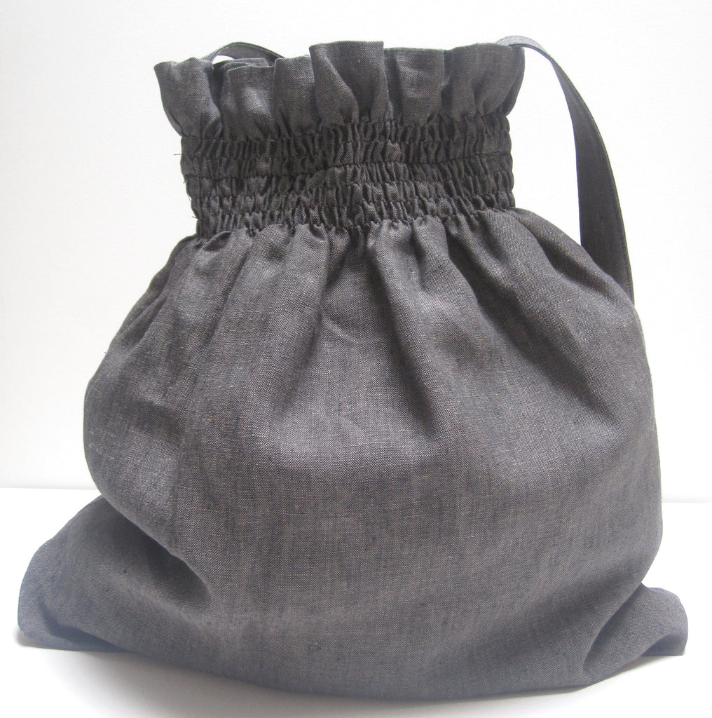 smocked bag (dark) – pi'lo